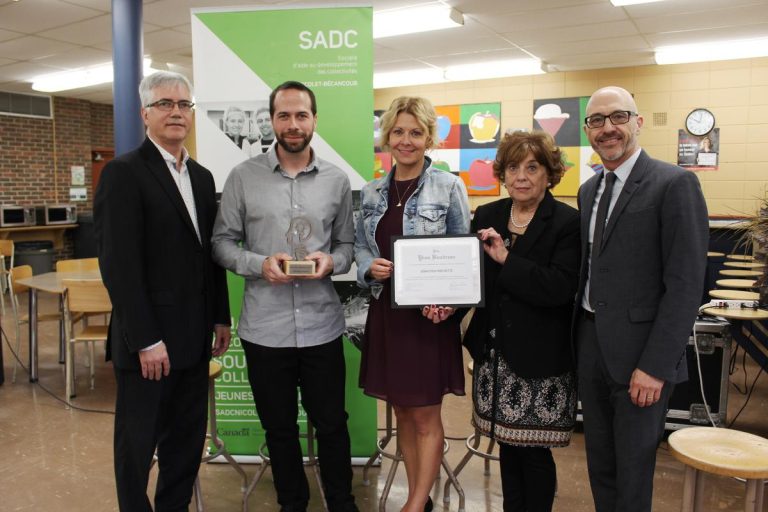Sébastien Fréchette reçoit le premier prix Yvon-Boudreau - Le Courrier Sud