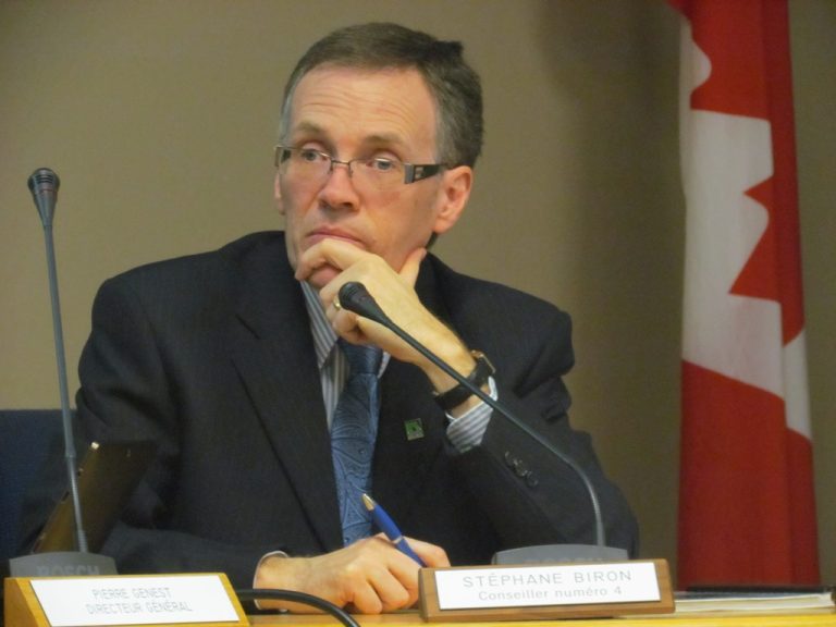 Pierre Genest honoré pour ses 25 ans de service dans le domaine ...