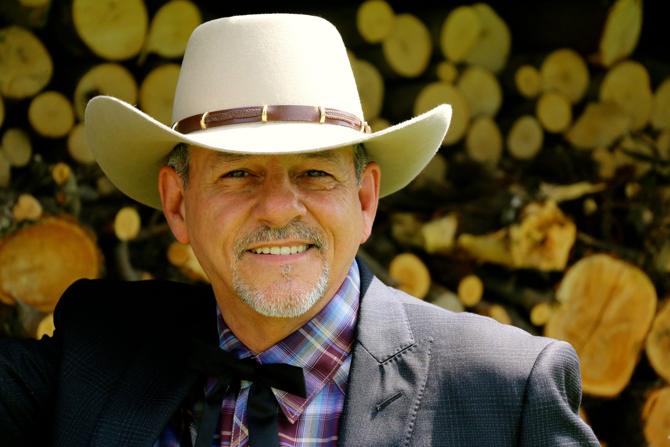 Daniel Dan, le chanteur entrepreneur - Le Courrier Sud