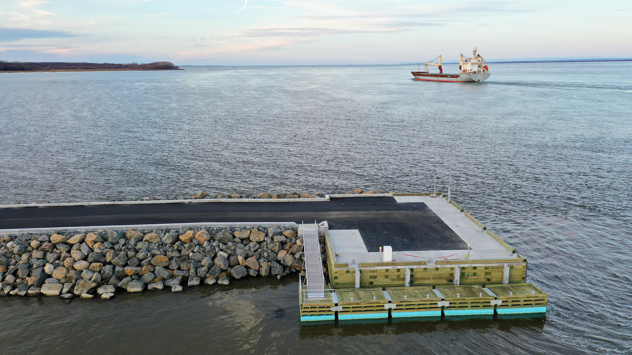 Le quai du Port Saint-François toujours propriété du fédéral - Le ...