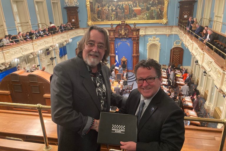 Donald Martel honore Stéphane Cormier à l'Assemblée nationale - Le ...