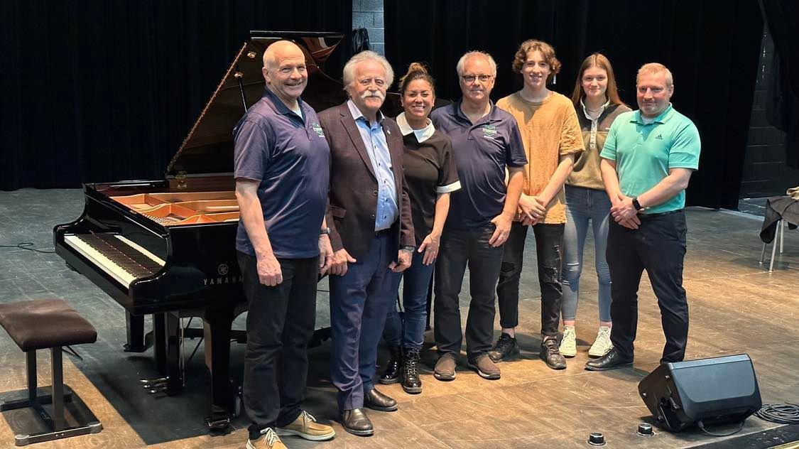 Une invitée de marque visite deux fondations de Saint-Léonard-d'Aston ...