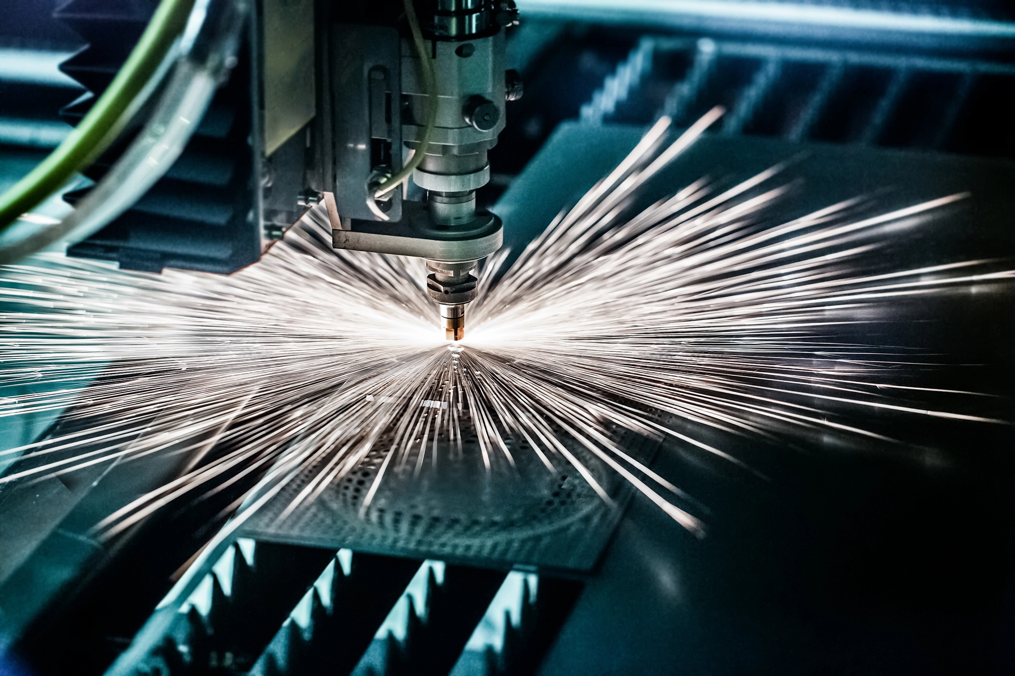 Applications du laser dans l'usinage avancé des matériaux - Le Courrier Sud